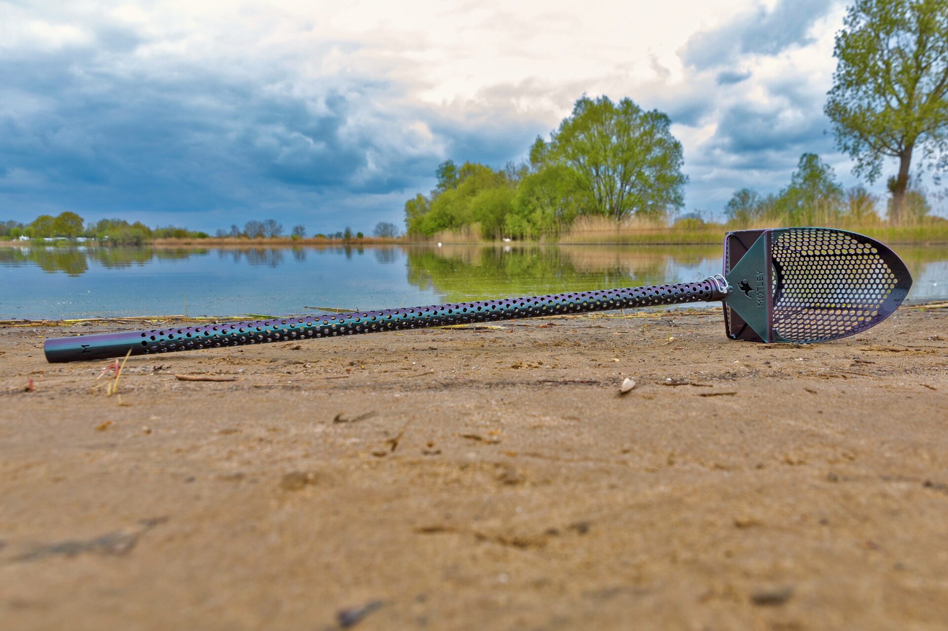 Chameleon scoop - Motley Digging Tools